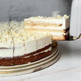 Торт "Молочная девочка" ХИТ купить в Москве и Санкт-Петербурге в интернет-магазине cheese-cake.ru 🍰